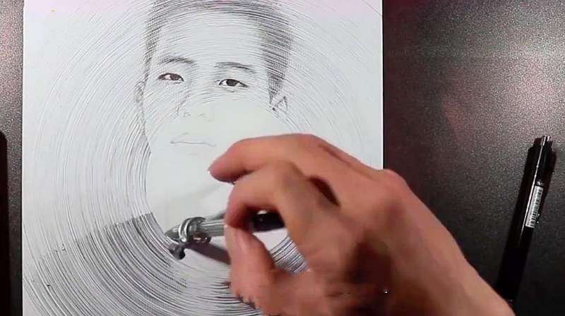 用圆规怎么画人物肖像?民间大神亲身示范,这是真正的高手!