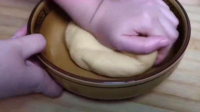 家庭版手撕面包,比买的还好吃,自己做的更美味