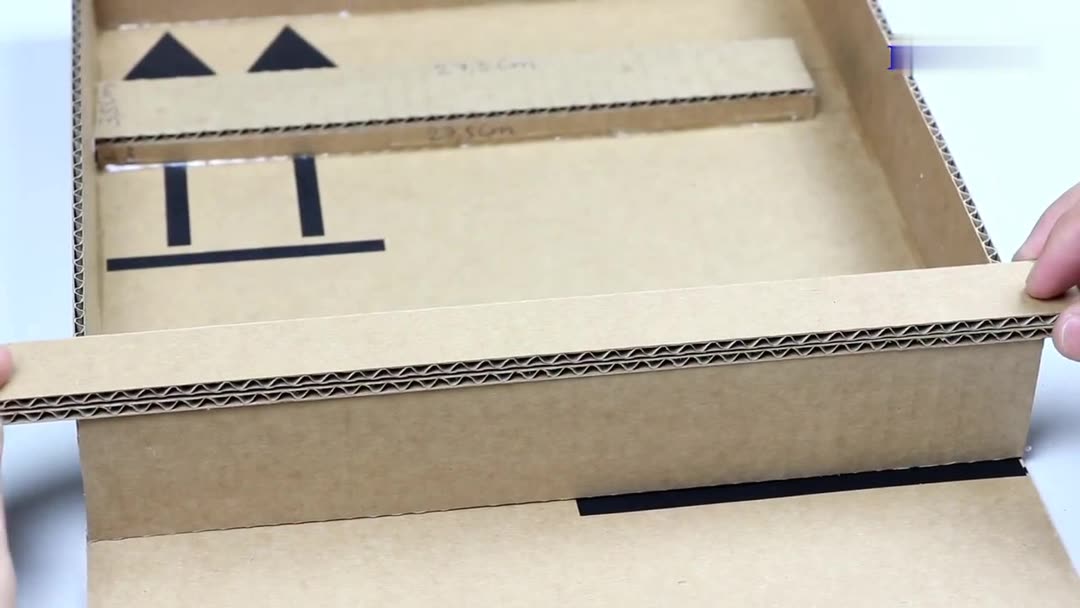 手工纸板:教你如何制作桌面足球游戏