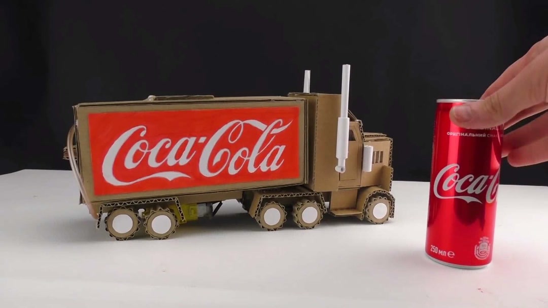 教你如何用可乐罐和纸板制作卡车模型