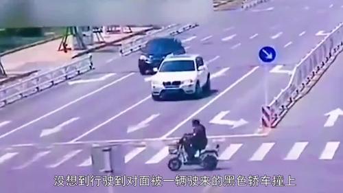 男子骑电瓶车被车撞飞,你们说这责任到底是谁的