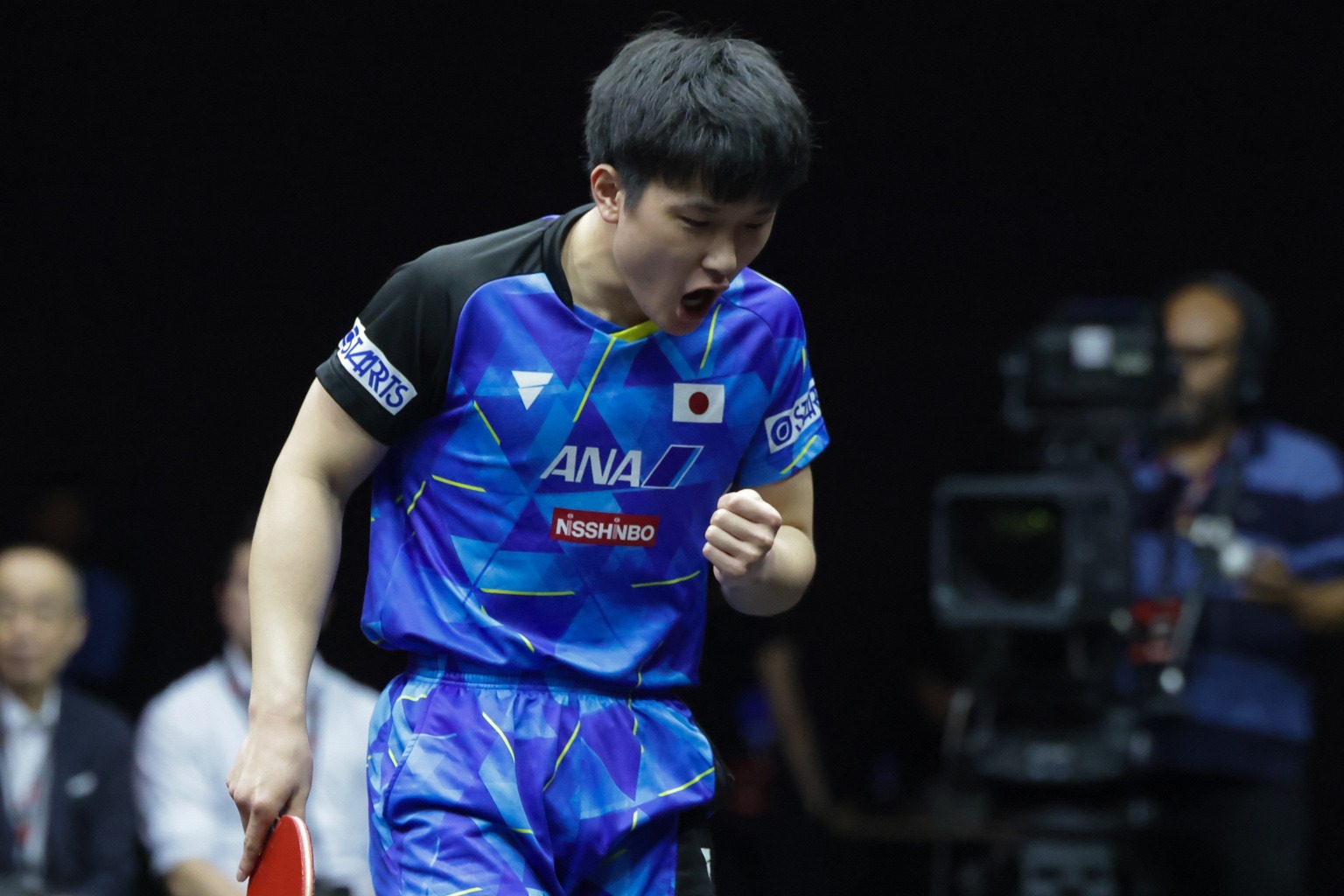 张本智和苦战5局逆转!肆意怒吼庆祝约战王楚钦,前世界第1出局