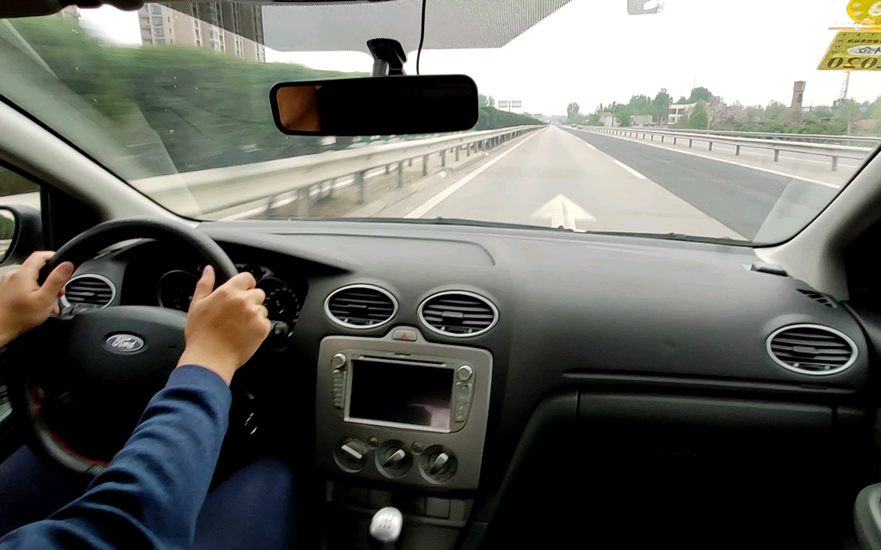 2014年11月福克斯1.8经典路测