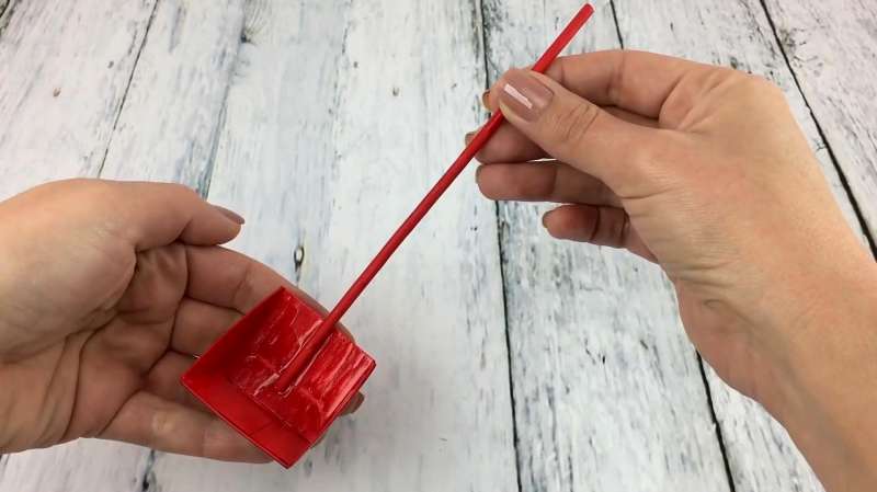 DIY手作,芭比娃娃的迷你撮箕