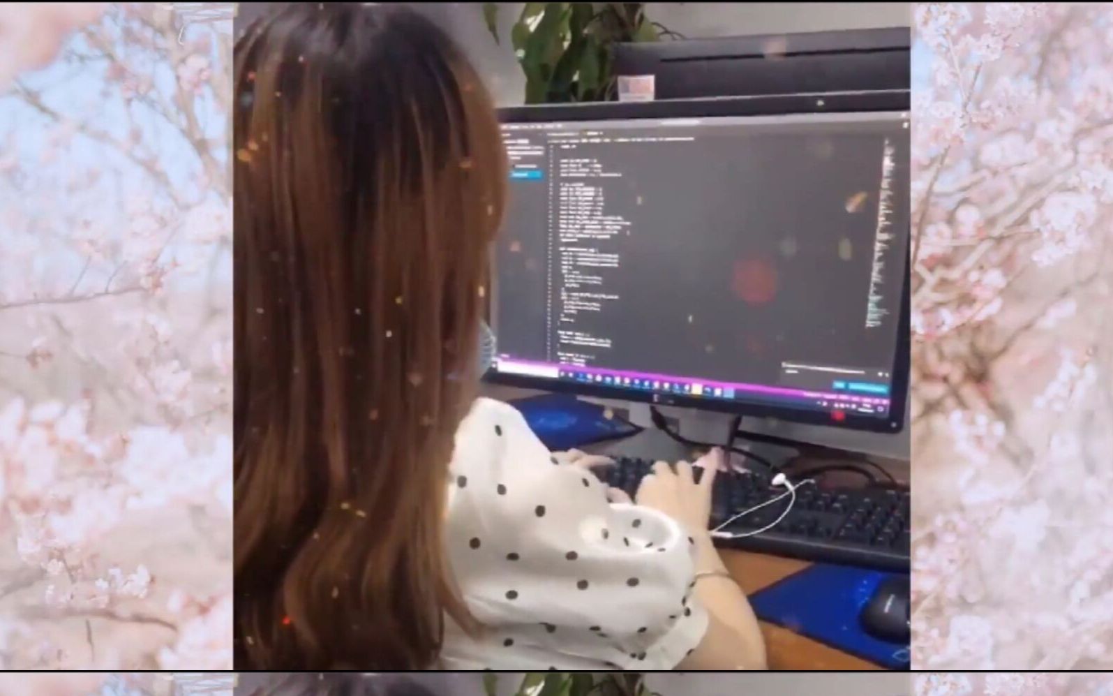 程序员小姐姐用python写了一个天天酷跑的游戏,真牛!