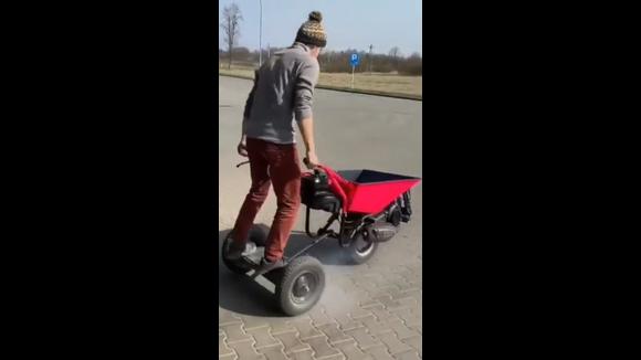 妈妈再也不用担心我在工地推不动小车了!