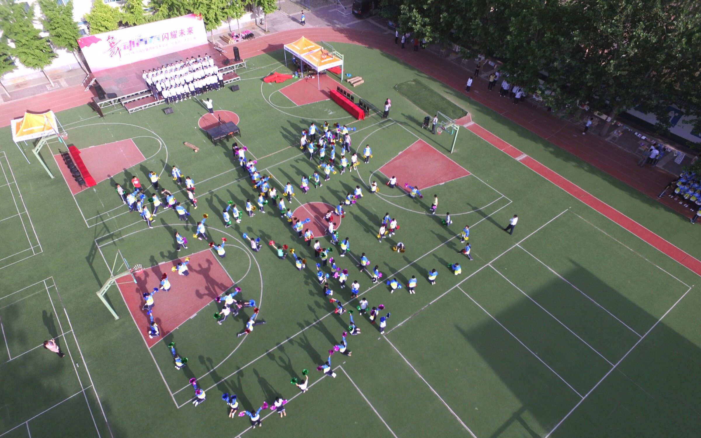 【学校红五月艺术节开幕式】初一年级学弟学妹们的集体舞—《青春...