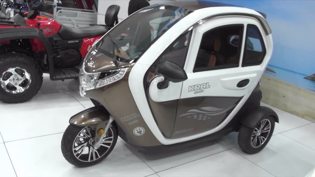 车展上的电三轮,能遮风挡雨,72伏60安,续航70KM!