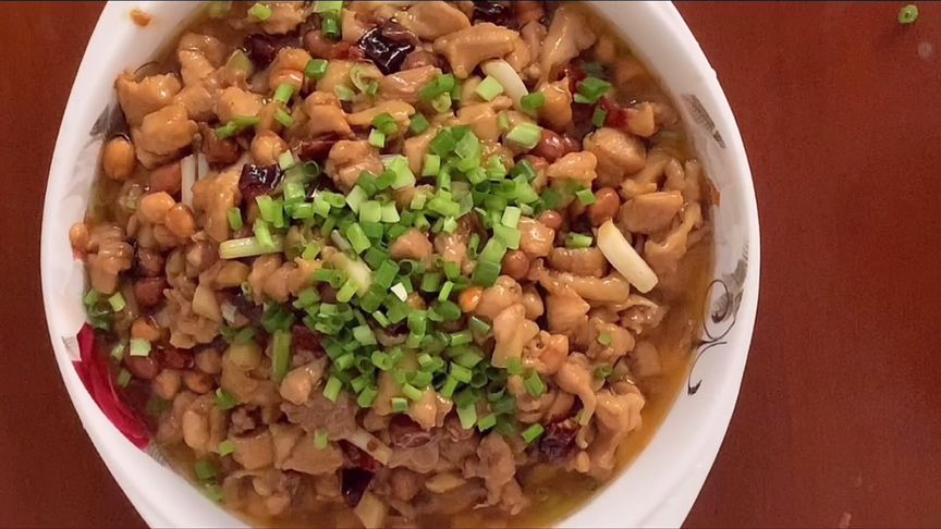 家常:宫保鸡丁,教程简单易学,味美嫩滑。