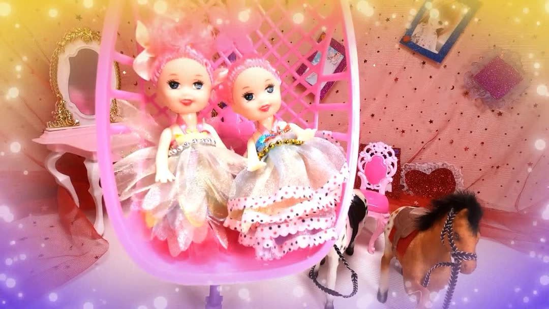 芭比娃娃DIY衣服制作:不用针线给小芭比娃娃做可爱的小衣服教