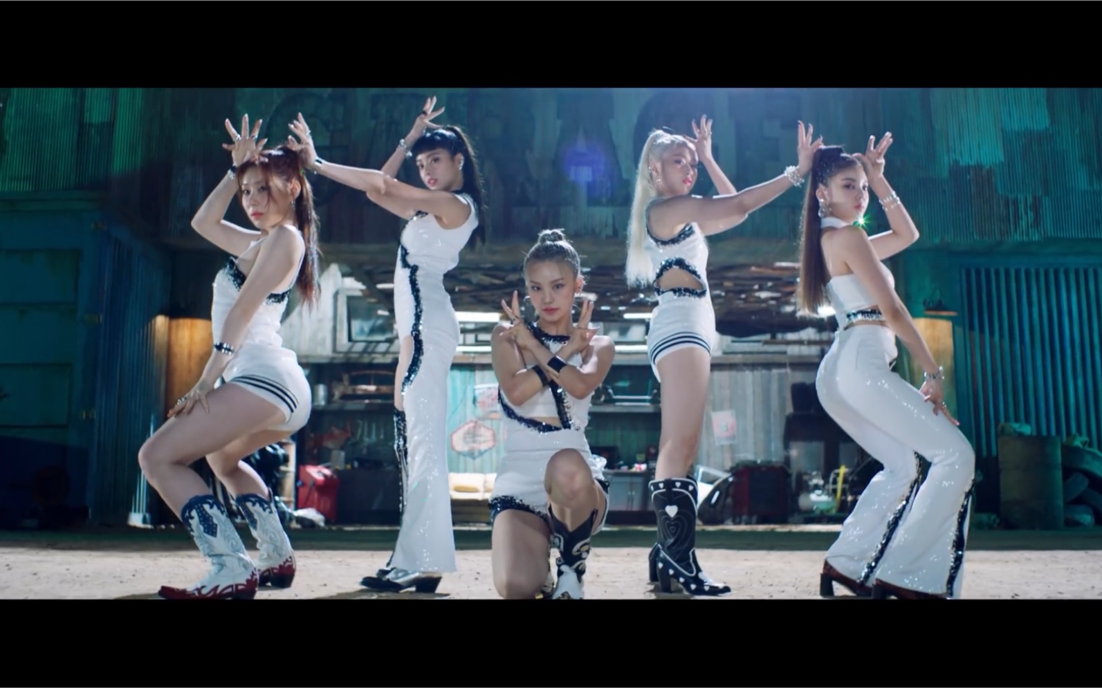 ITZY《Not Shy》舞蹈版MV视频公开!
