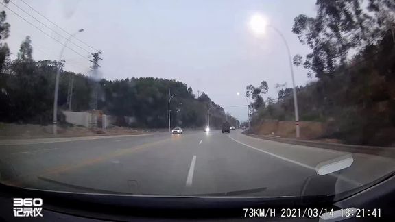 这是v6途昂?这么飘#交通违法 #行车记录仪 #安全出行
