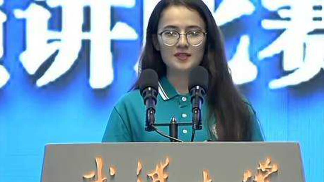 武汉大学美女学霸在开学典礼上的发言,很有感染力,值得观看!