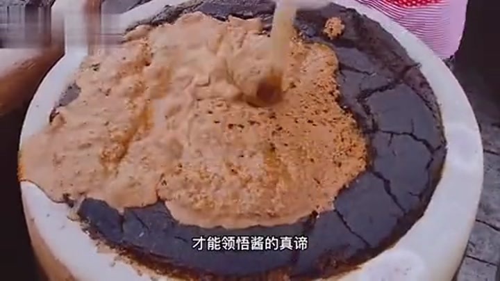 这是贴对联呢,还是闹着玩呢