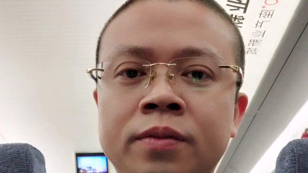 总经理黎敏聪操作演示水性木器漆