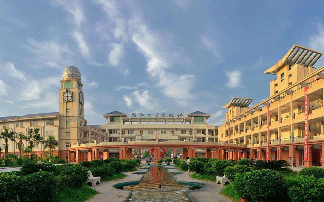 2020年2月25日钦州二中高二语文直播课新冠肺炎作文讲座