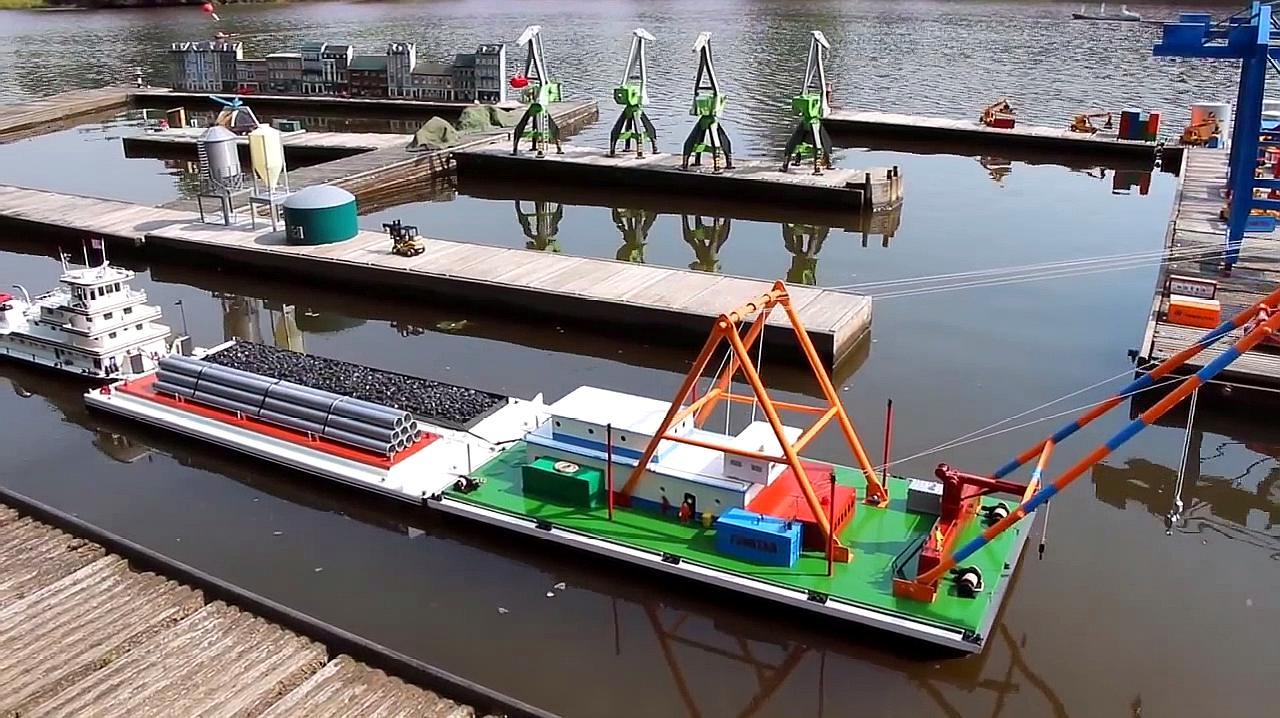 超逼真的轮船模型,遥控操作航行