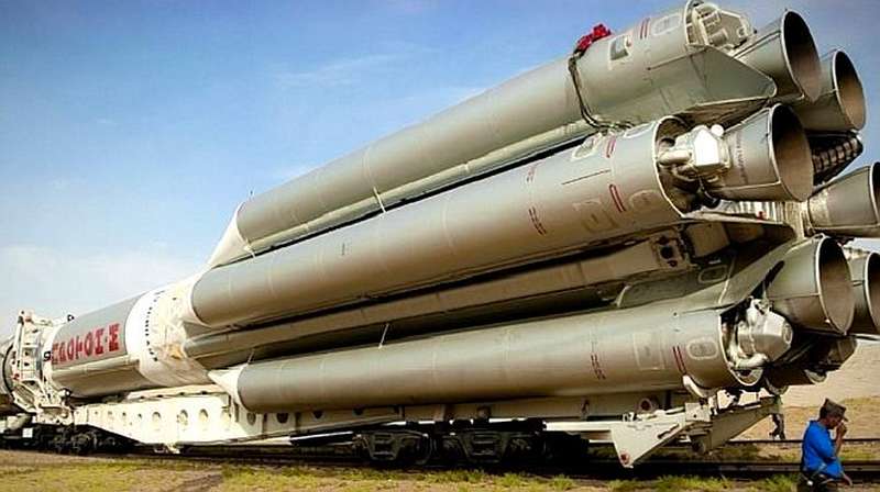 损失巨大!因为一个程序错误,三枚卫星落入太平洋深处,彻底报废