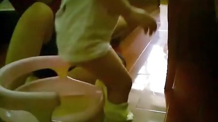 叶子1岁10个月——超级大便便