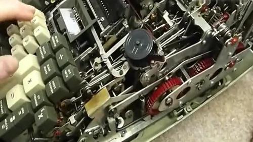 你没见过的机械计算器计算加减乘除,网友,计算过程亮瞎我的双眼