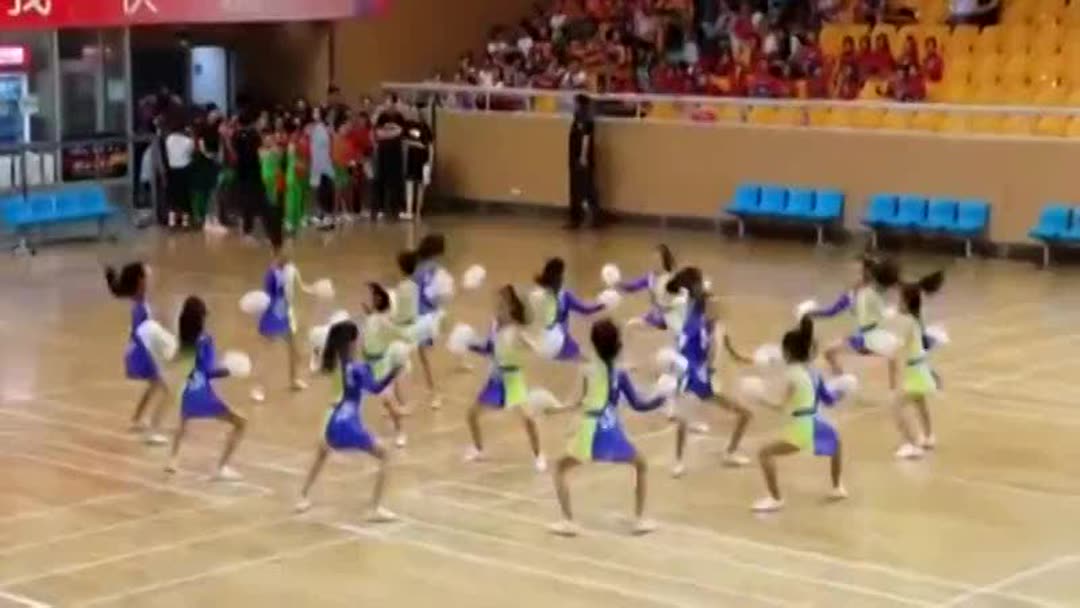 小学生啦啦操花球组 小学生啦啦操