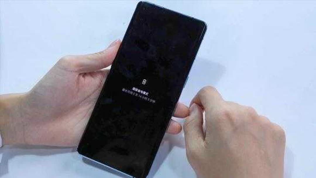 超级省电模式还能这样玩? 网友:世界终究还得是年轻人的