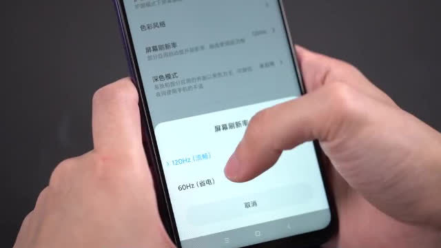 挑手机别心急!盘点去年实用性最高的黑科技设计