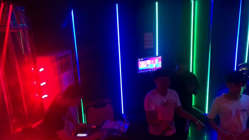 我不是南宁的富二代 也不是桂林的拆迁户 更不是柳州的诈骗仔