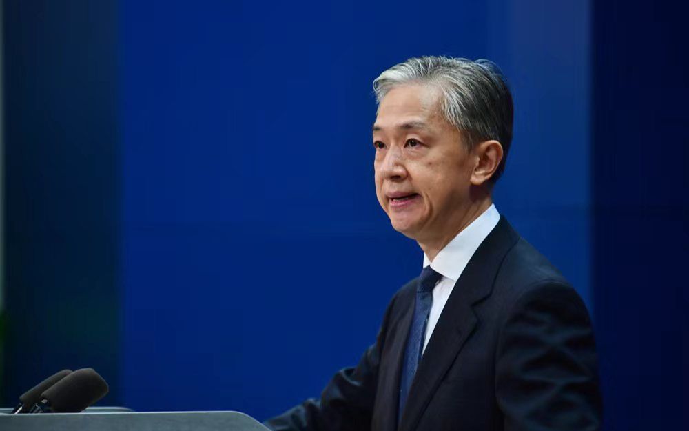 汪文斌:开历史倒车者必将再次走入歧途