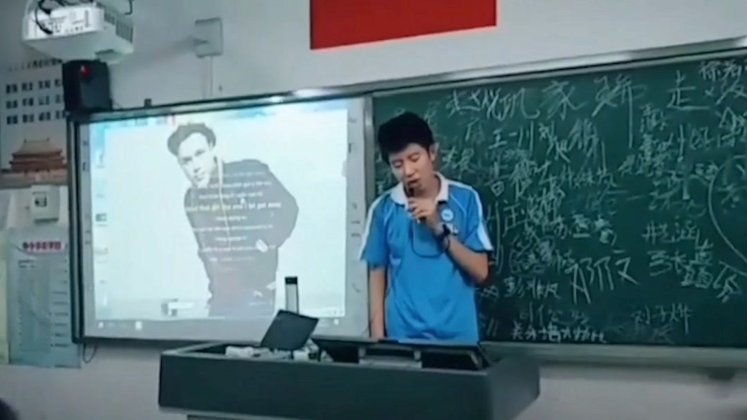 同学一开口,音乐老师都听呆了,这唱功秒杀网红几条街