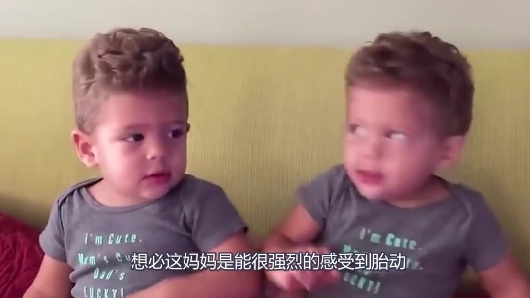 双胞胎在妈妈肚子里会干嘛?看到内部真实情况,医生也没见过