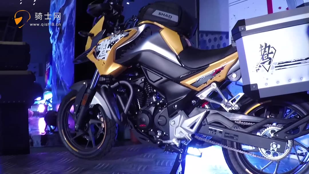 「车型实拍」五羊本田拉力车CB190X"猛鸷"发布会现场静态实拍