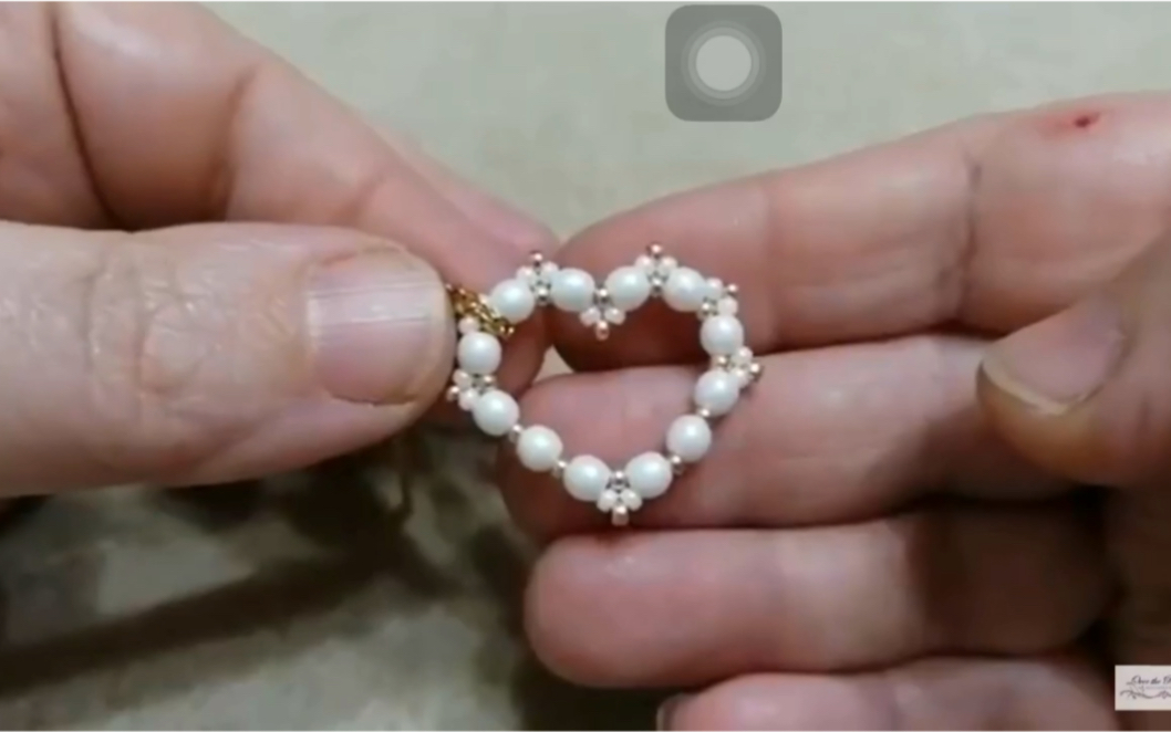 3分钟搞定的超简单串珠爱心教程