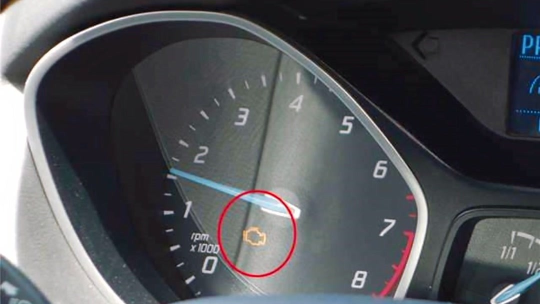 车子氧传感器报警换不换?听听老汽修工的建议,少走弯路