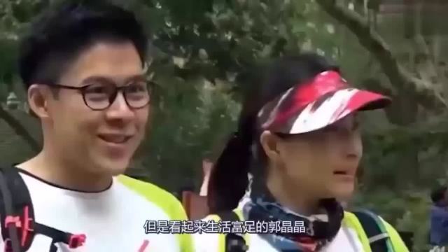 霍启刚心疼郭晶晶“远嫁”,1个亲人都没有,吃拍黄瓜就很高兴!