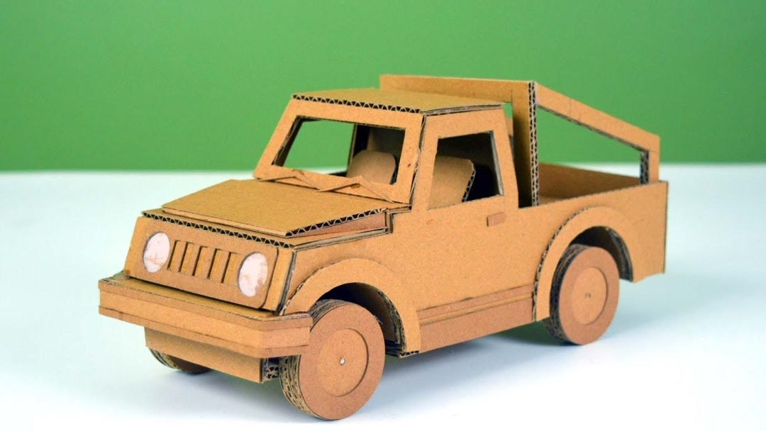 牛人用纸板制作卡车,模样真逼真,跑起来那一刻惊呆了!