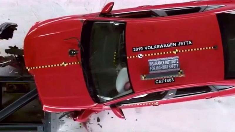 大众速腾(捷达)碰撞测试,这样的表现,你会选择它吗