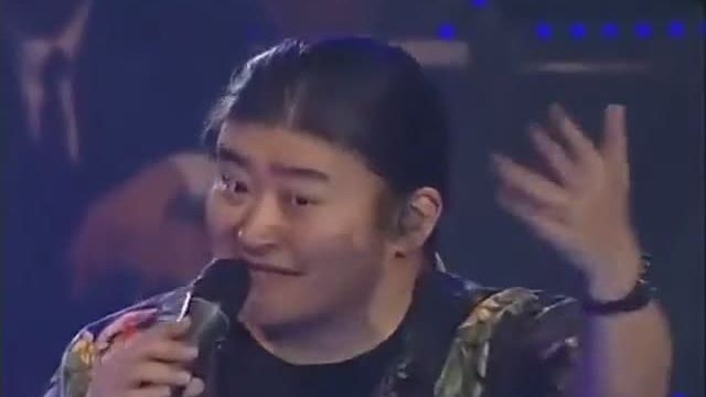 刘欢《弯弯的月亮》,大师级唱功令人赞叹!