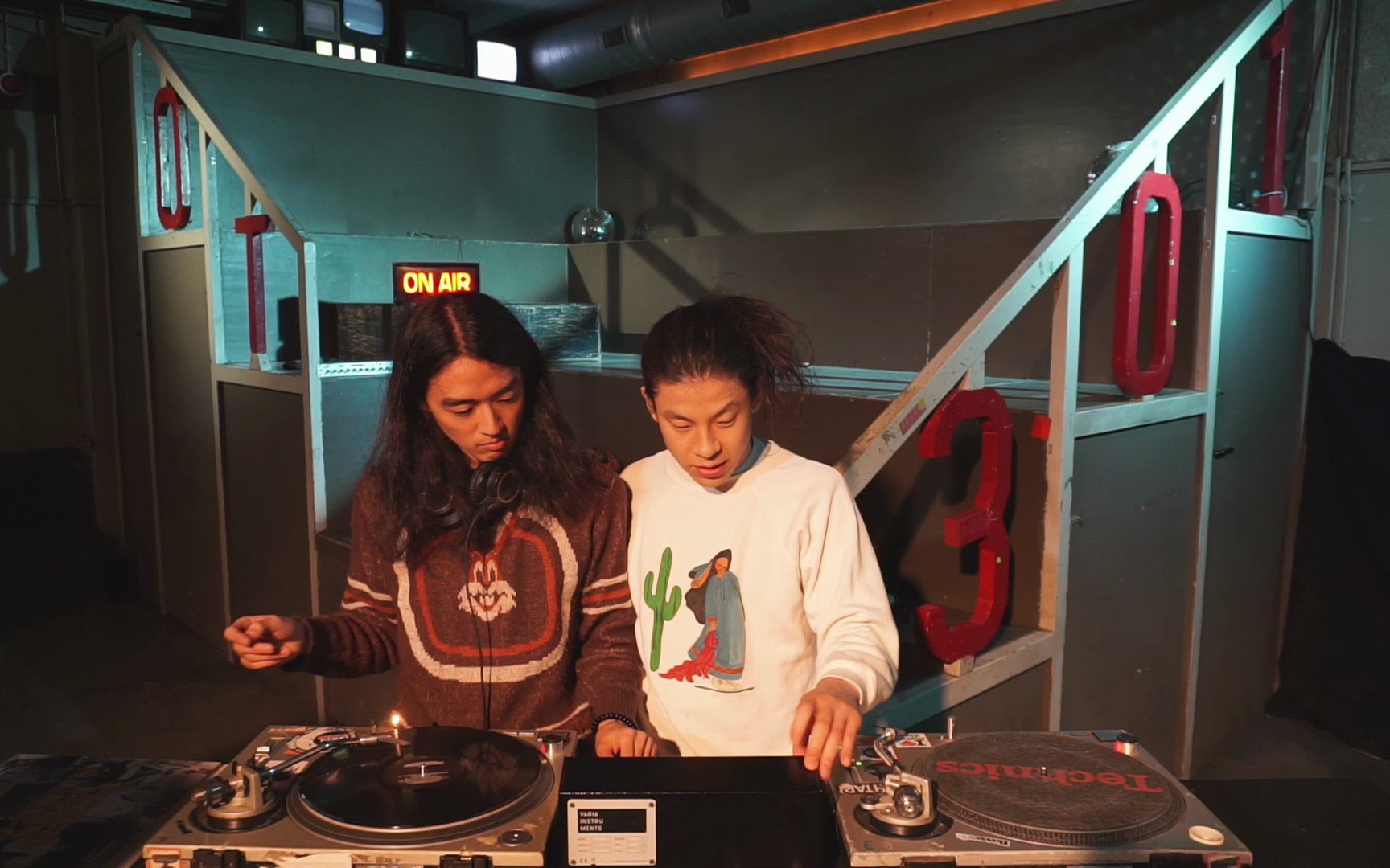 几何学模样在荷兰打碟子 Guruguru Brain @ OTR - 09-04-21