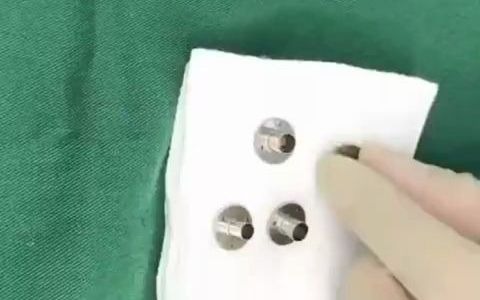 吸脂采用特制的切口保护器,保护伤口避免产生疤痕!