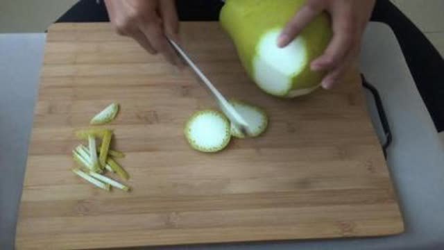 吃完的柚子皮不要丢,放在家里还有这个大作用,所有人都能用到