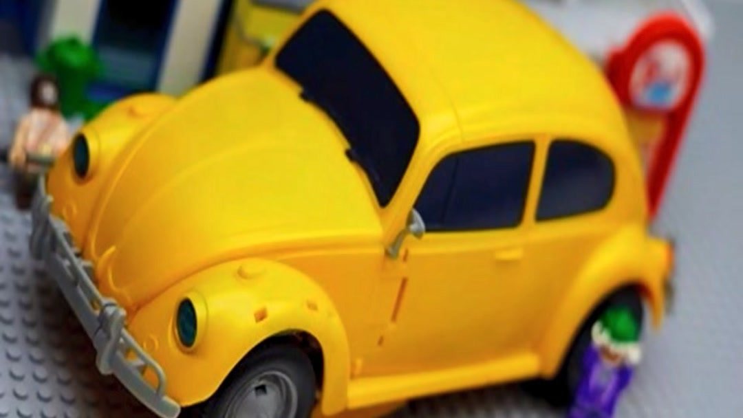 变形金刚:变形金刚变成小车车,超级酷