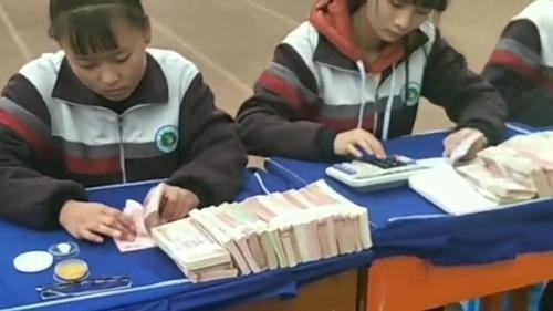 会计专业考试,这手速也太快了吧,看的我都有点晕啊,专业的就是不一样!