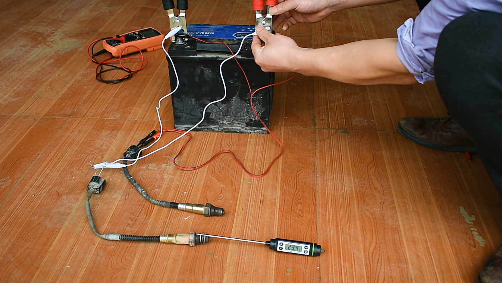 汽车仪表亮发动机故障灯,看老司机如何检测和排查故障