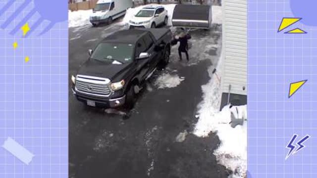 雪天路滑,行走在外注意安全