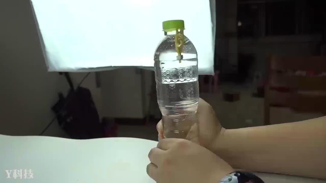 一个不能再简单的科学小实验浮沉小鱼,拿去哄小孩