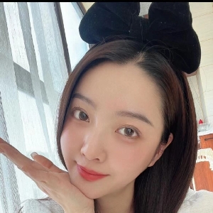 我是静静北鼻吖 