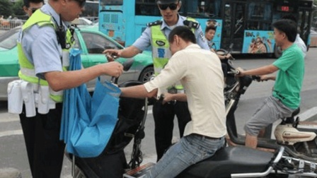 交警提示:电动车等级划分已出炉,没符合这几种将罚款2000及扣分