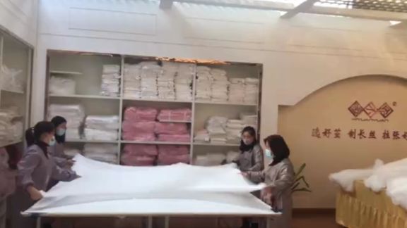 手工蚕丝被制作过程