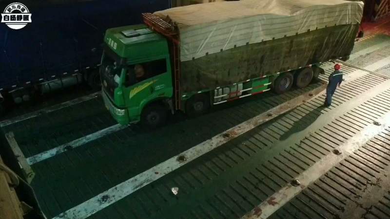 海南汽车火车是怎么样过海的?驾车一路向北回北京体验汽车过海